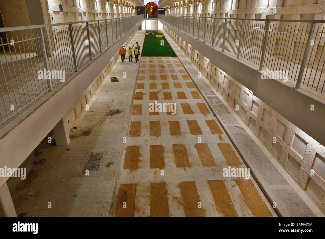 Underground cemetery hi-res stock photography and images - Alamy