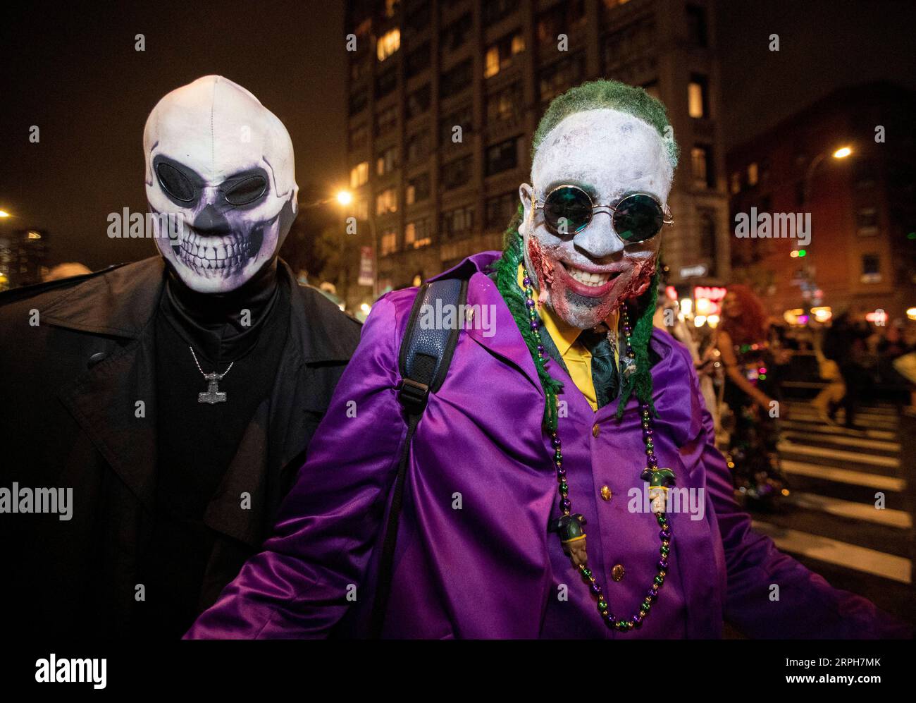 Celebrities in halloween costumes hi-res stock photography and images ...