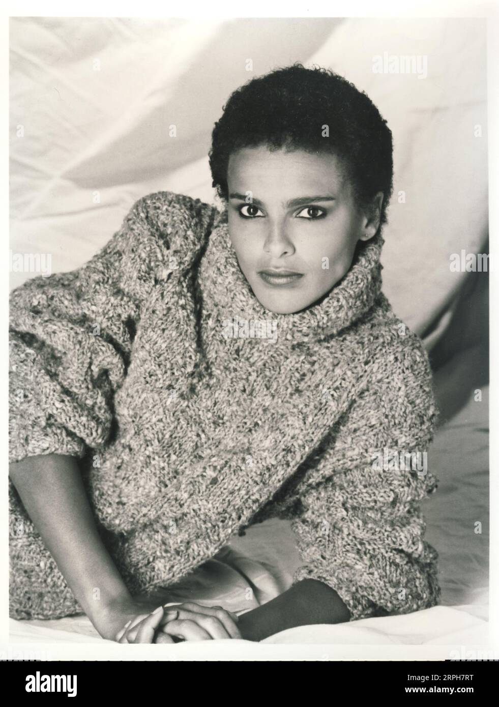 HOTEL TV Series JAMES BROLIN Connie Sellecca Stock Photo - Alamy