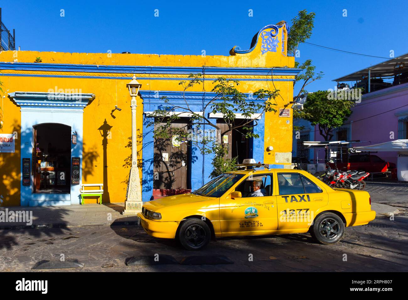 Mexican taxi cab hi-res stock photography and images - Alamy