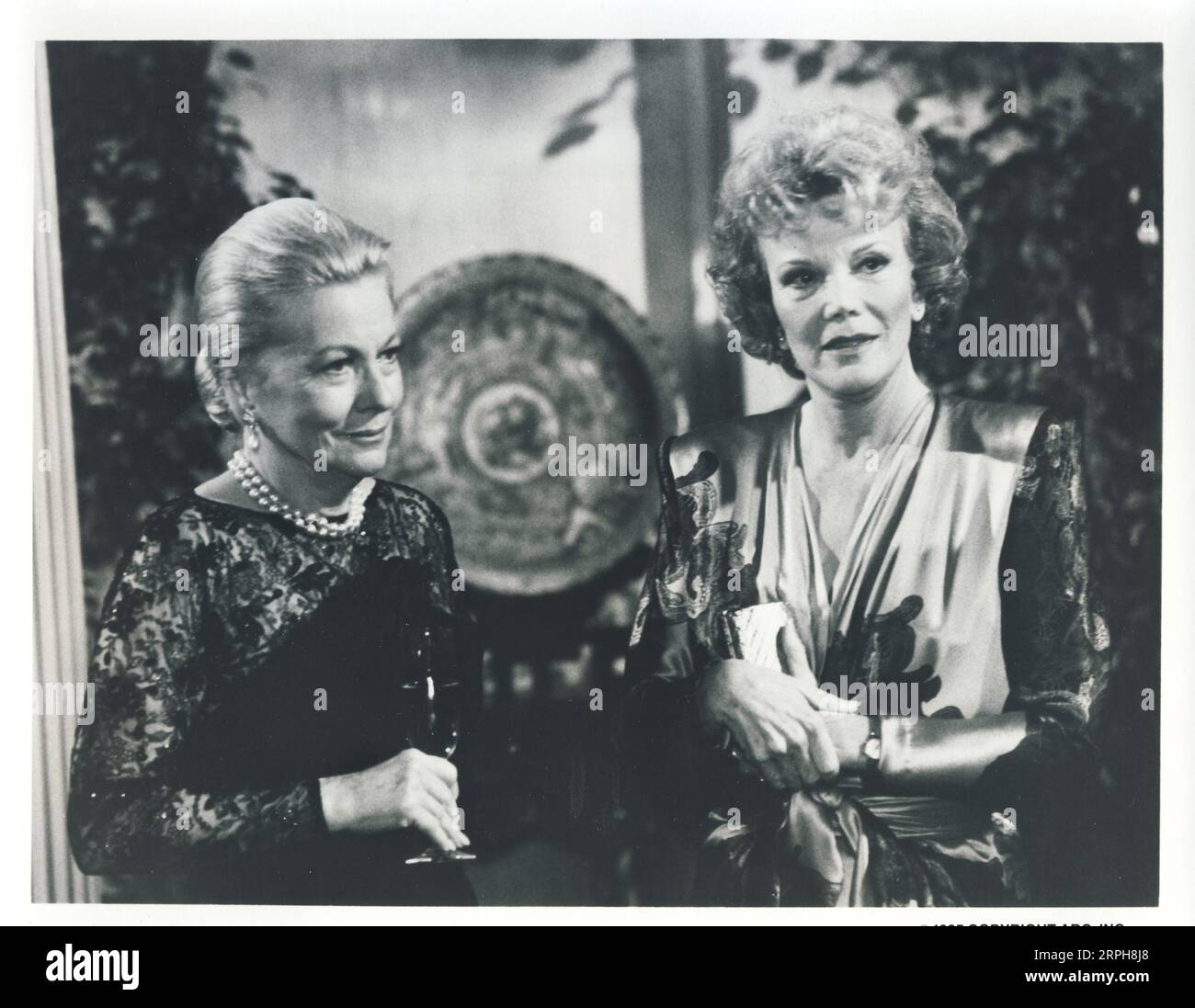 HOTEL TV Series JAMES BROLIN Connie Sellecca Stock Photo - Alamy