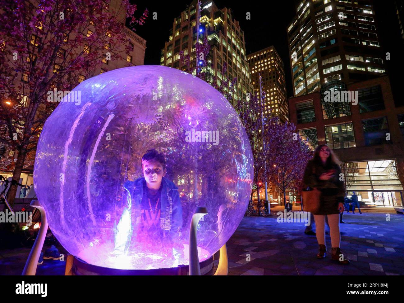 Inside a sphere hi-res stock photography and images - Alamy