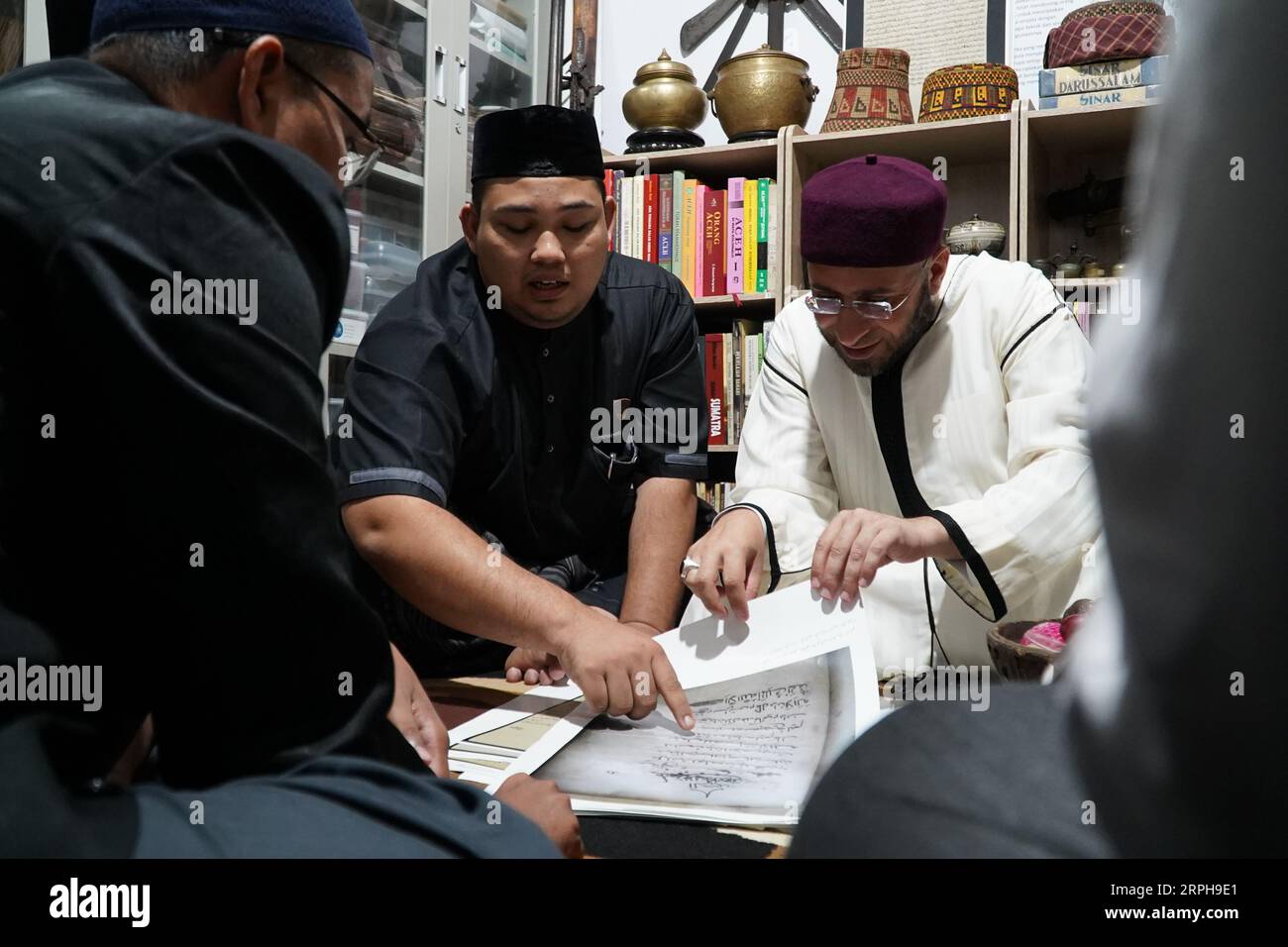 Figure study indonesia hi-res stock photography and images - Alamy