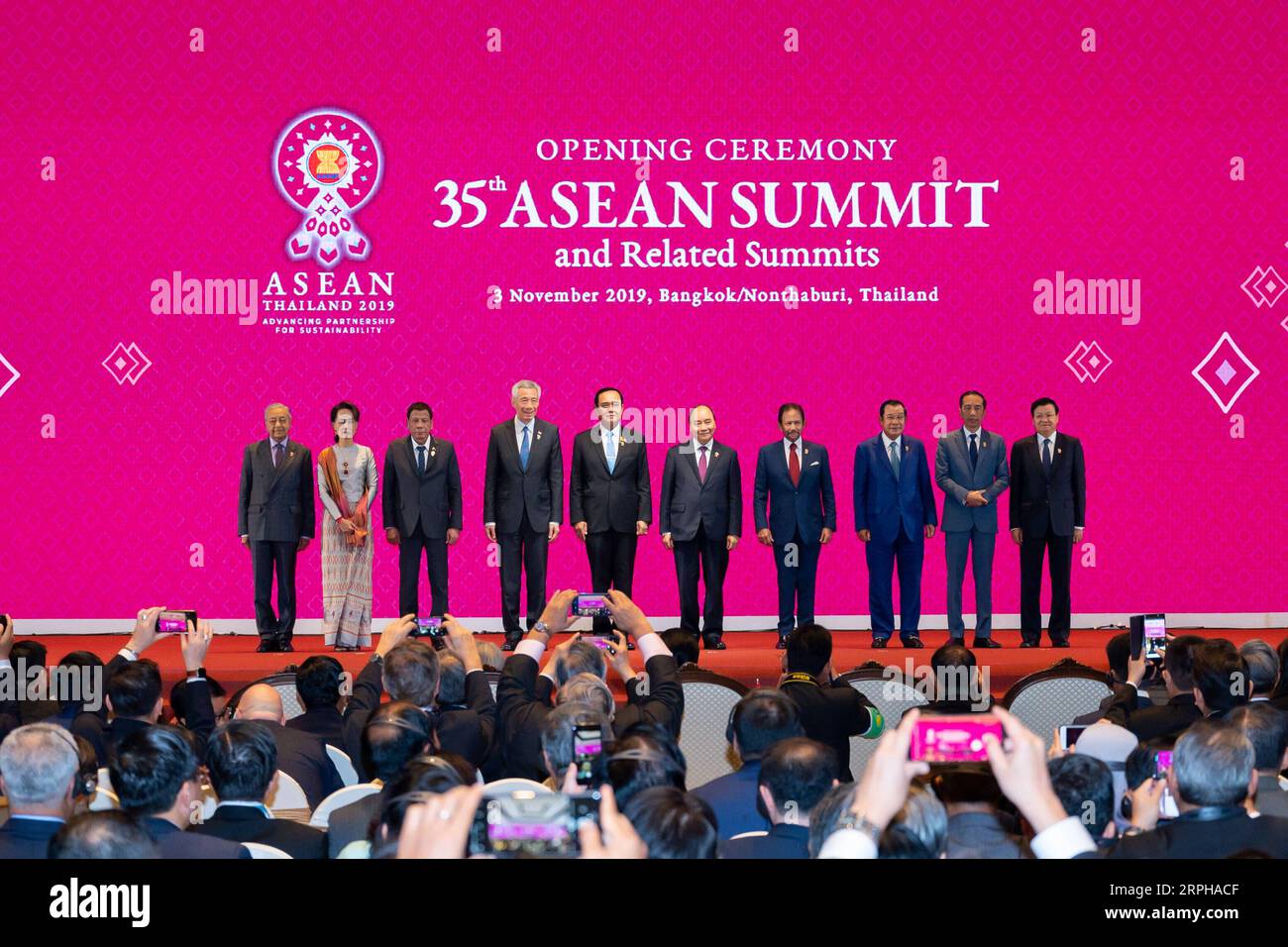 Myanmar state counselor aung san suu kyi hi-res stock photography and ...