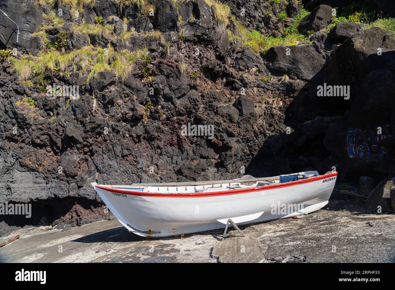 Traditional whaling boat hi-res stock photography and images - Alamy