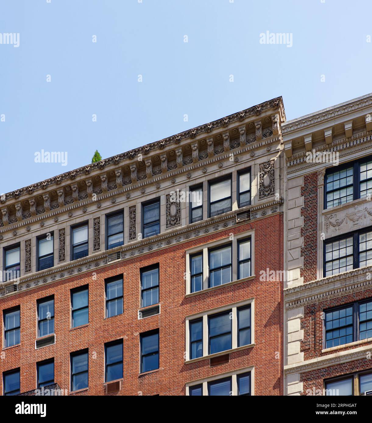 Upper East Side: Emery Roth designed 1175 Park Avenue in neo ...