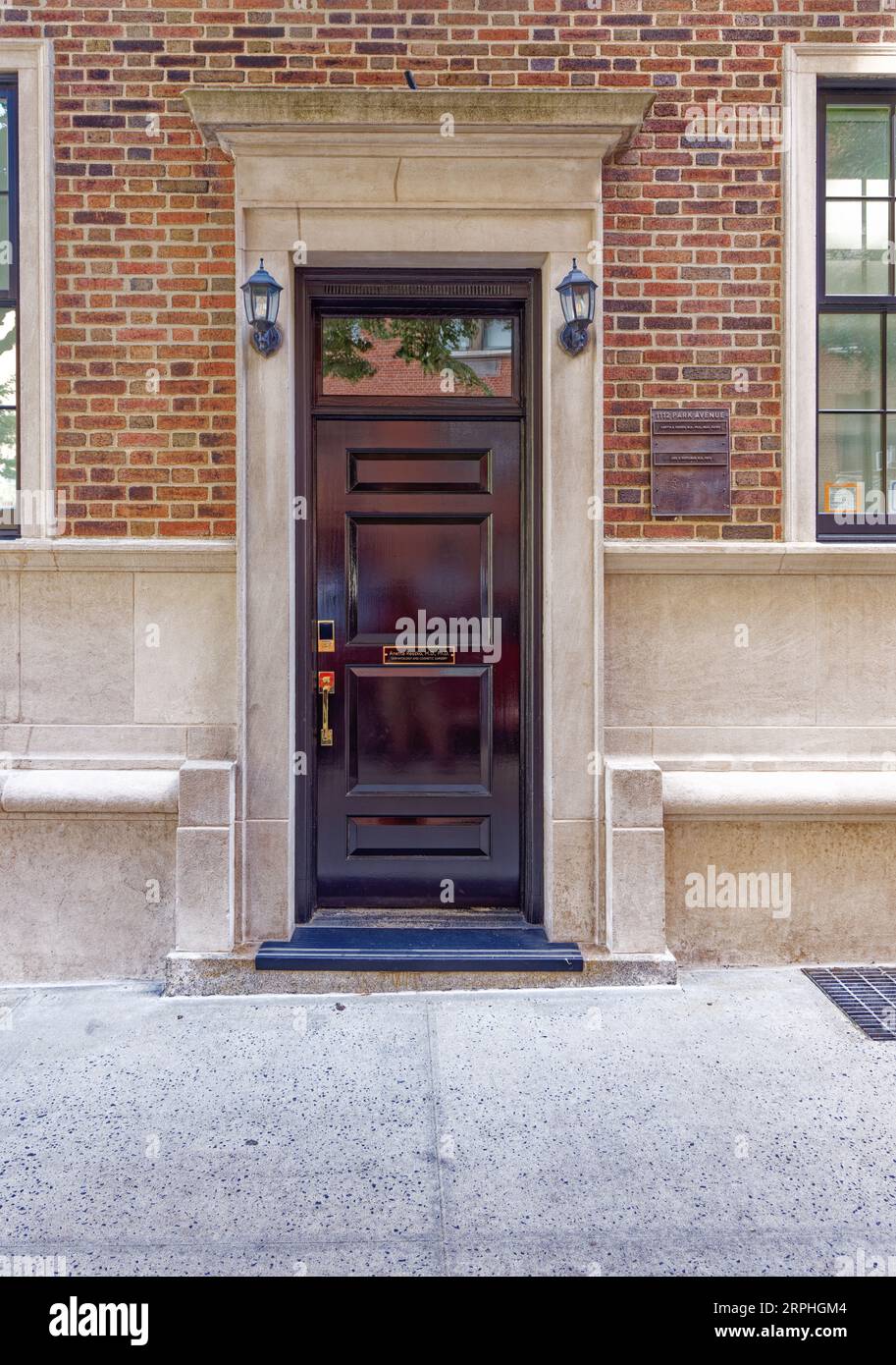 Upper East Side: Emery Roth designed 1112 Park Avenue in Colonial ...