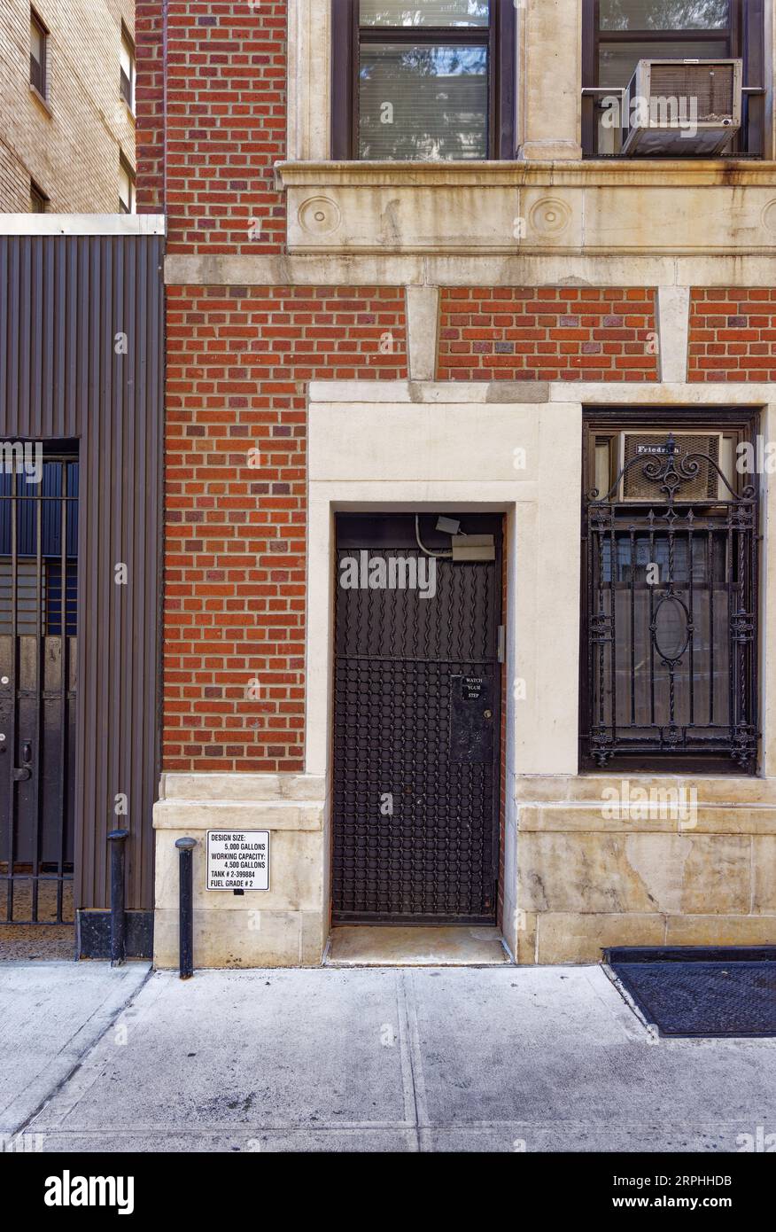 Upper East Side: Emery Roth-designed 114 East 90th Street was built in ...