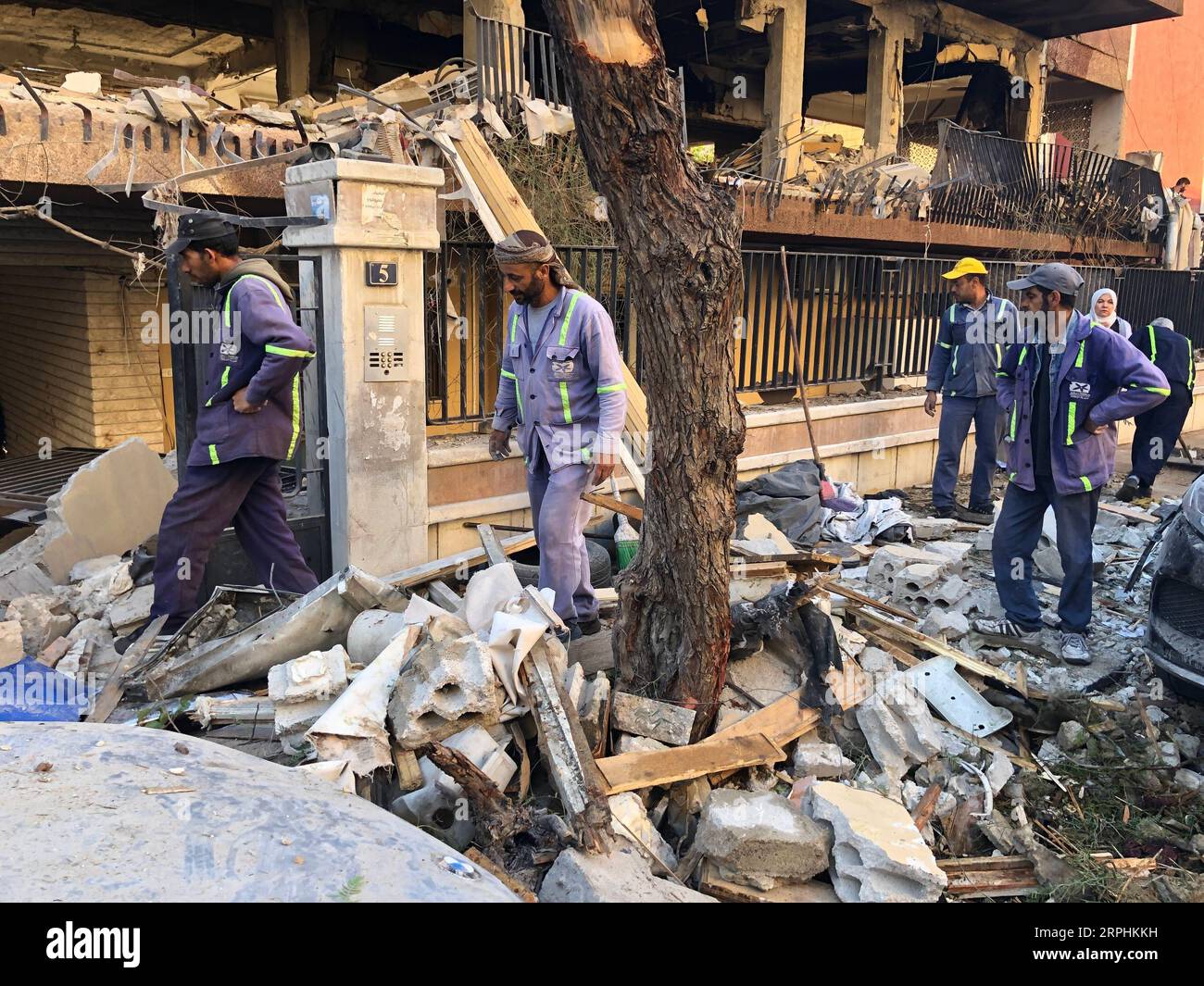 Leader atack hi-res stock photography and images - Alamy