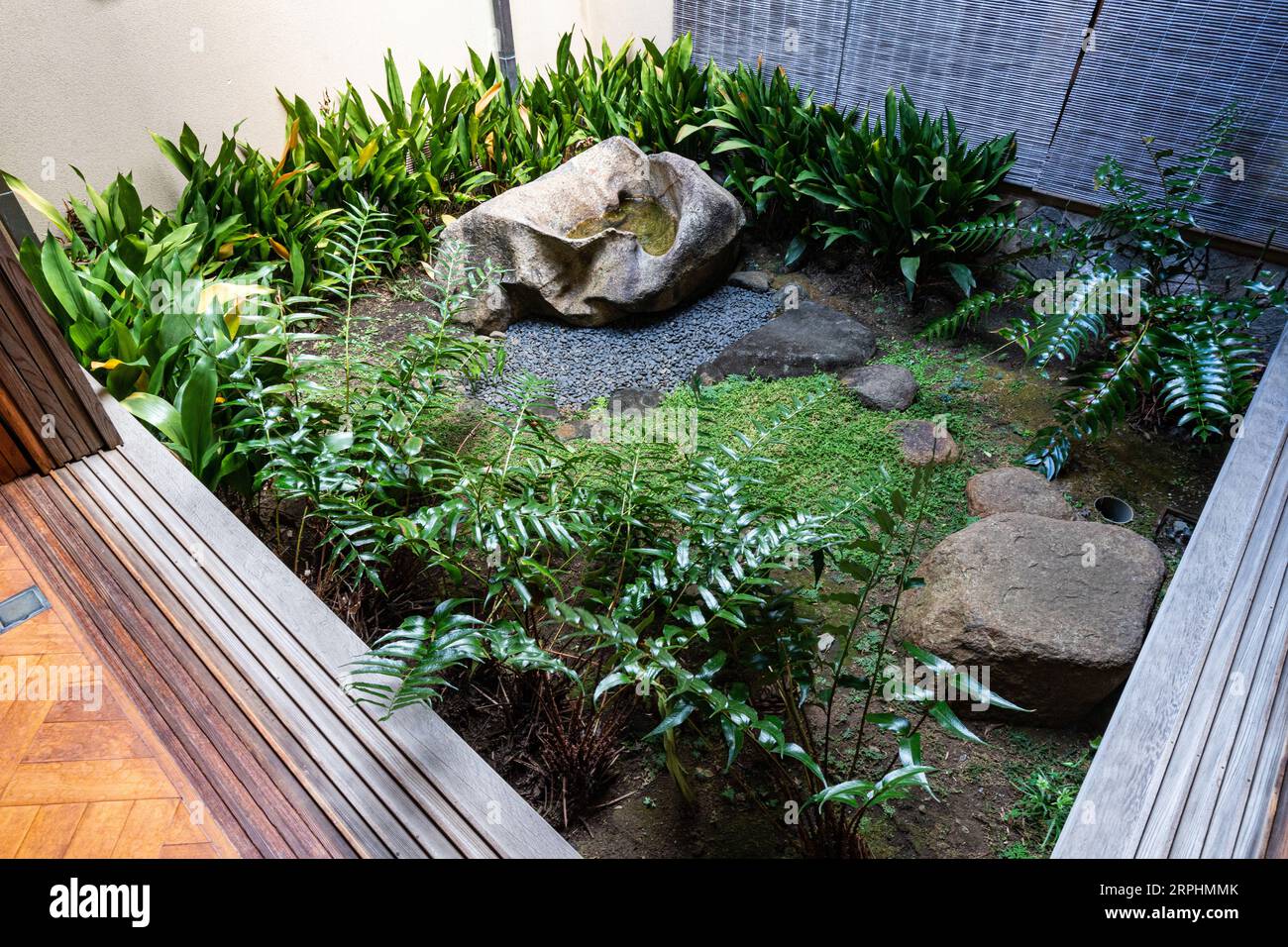 Tsuboniwa hi-res stock photography and images - Alamy