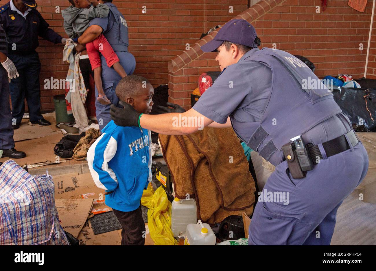 Police officer south africa hi-res stock photography and images - Alamy