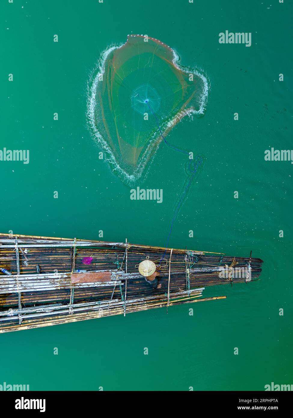 Throw fish hi-res stock photography and images - Alamy