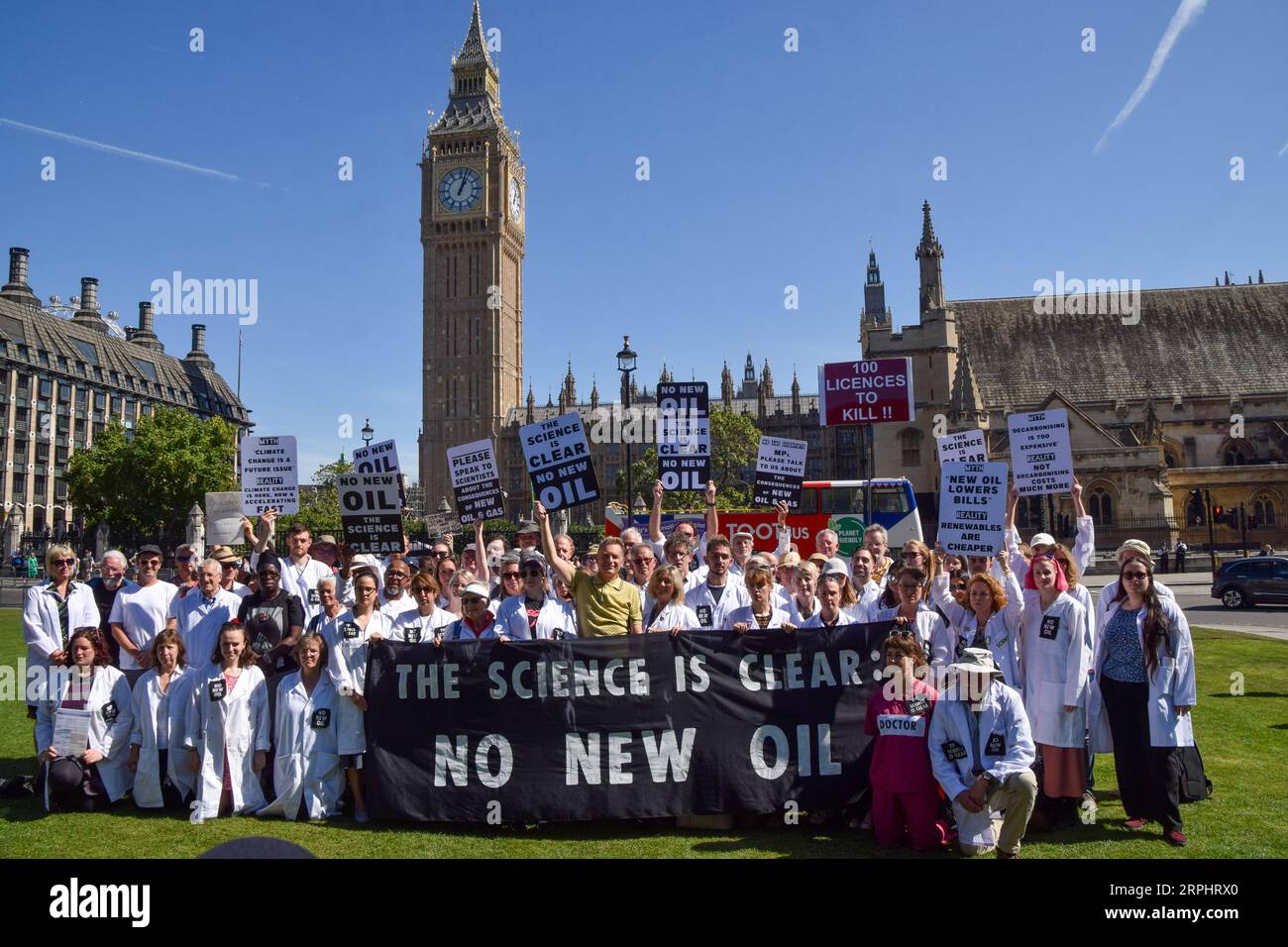 London, UK. 4th September 2023. Naturalist and TV presenter Chris Packham joins scientists in ...