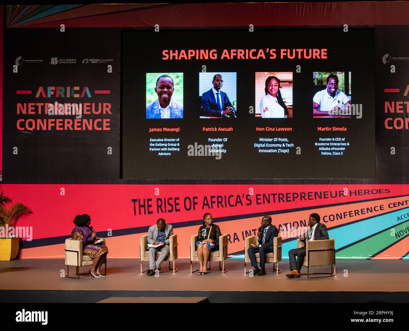 191120 -- ACCRA, Nov. 20, 2019 -- Guests talk about entrepreneurial stories during the Africa ...