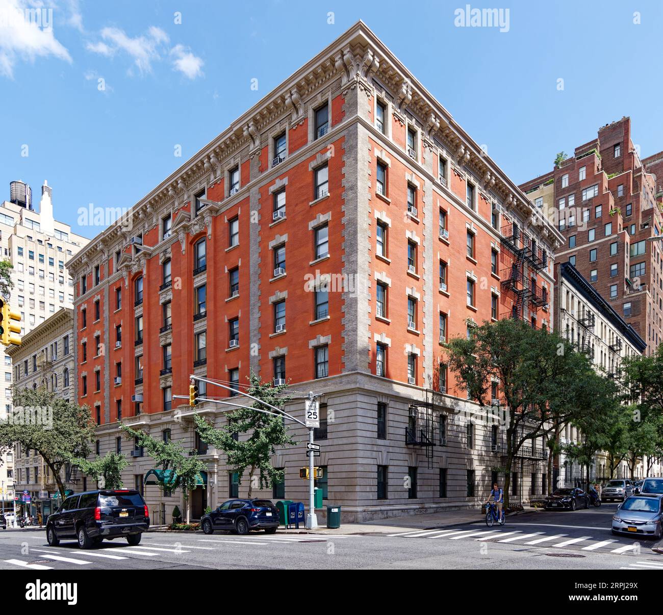 Upper East Side: Harry B. Mulliken designed Madison Court, 1361 Madison ...