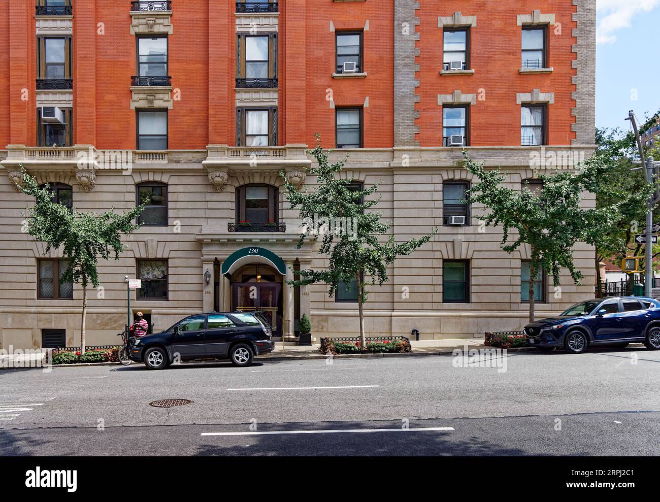 Upper East Side: Harry B. Mulliken designed Madison Court, 1361 Madison ...