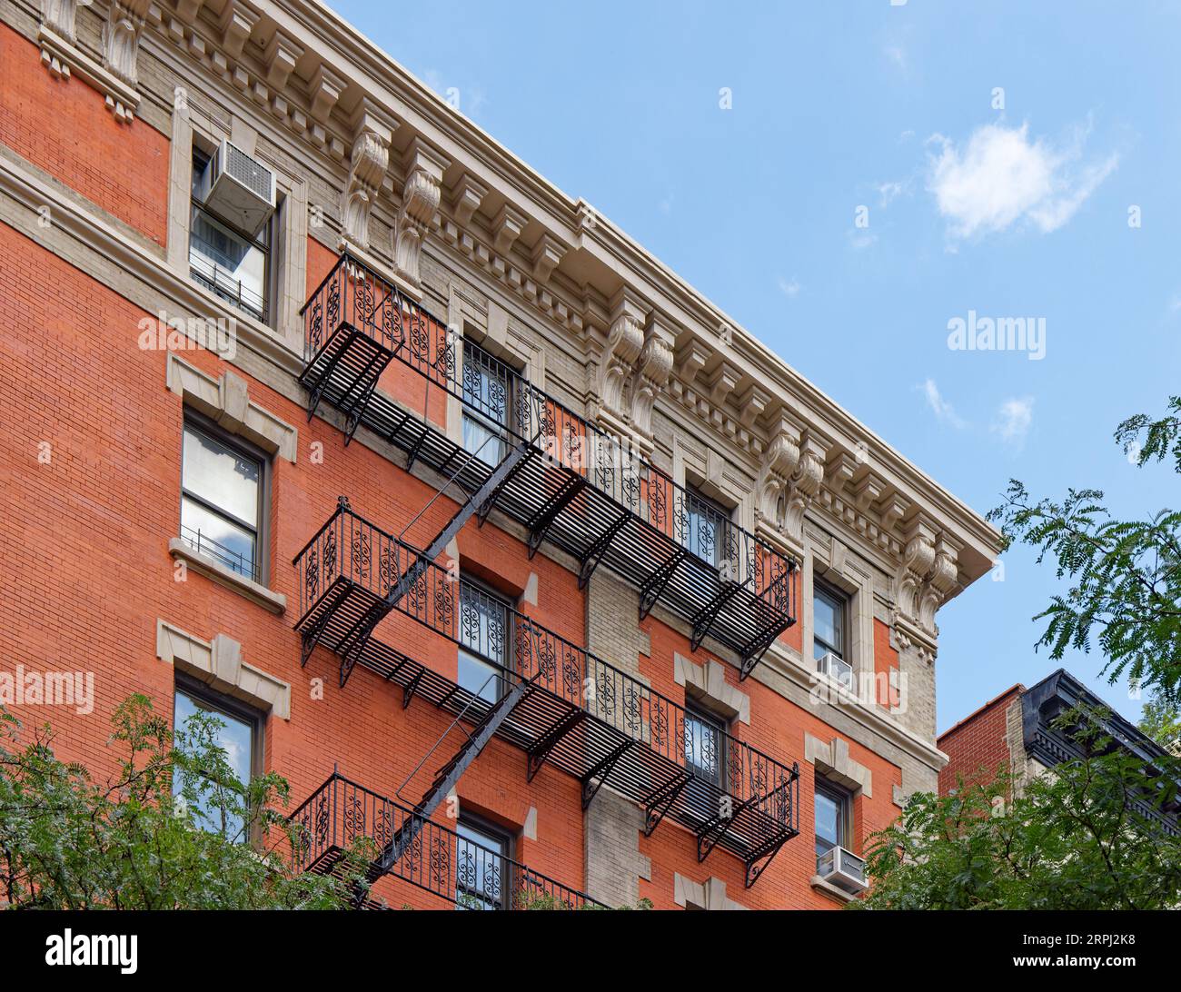 Upper East Side: Harry B. Mulliken designed Madison Court, 1361 Madison ...