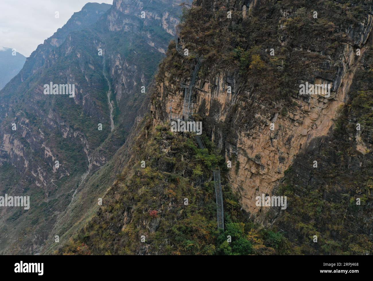 800 meter cliff on a steel ladder hi-res stock photography and images ...