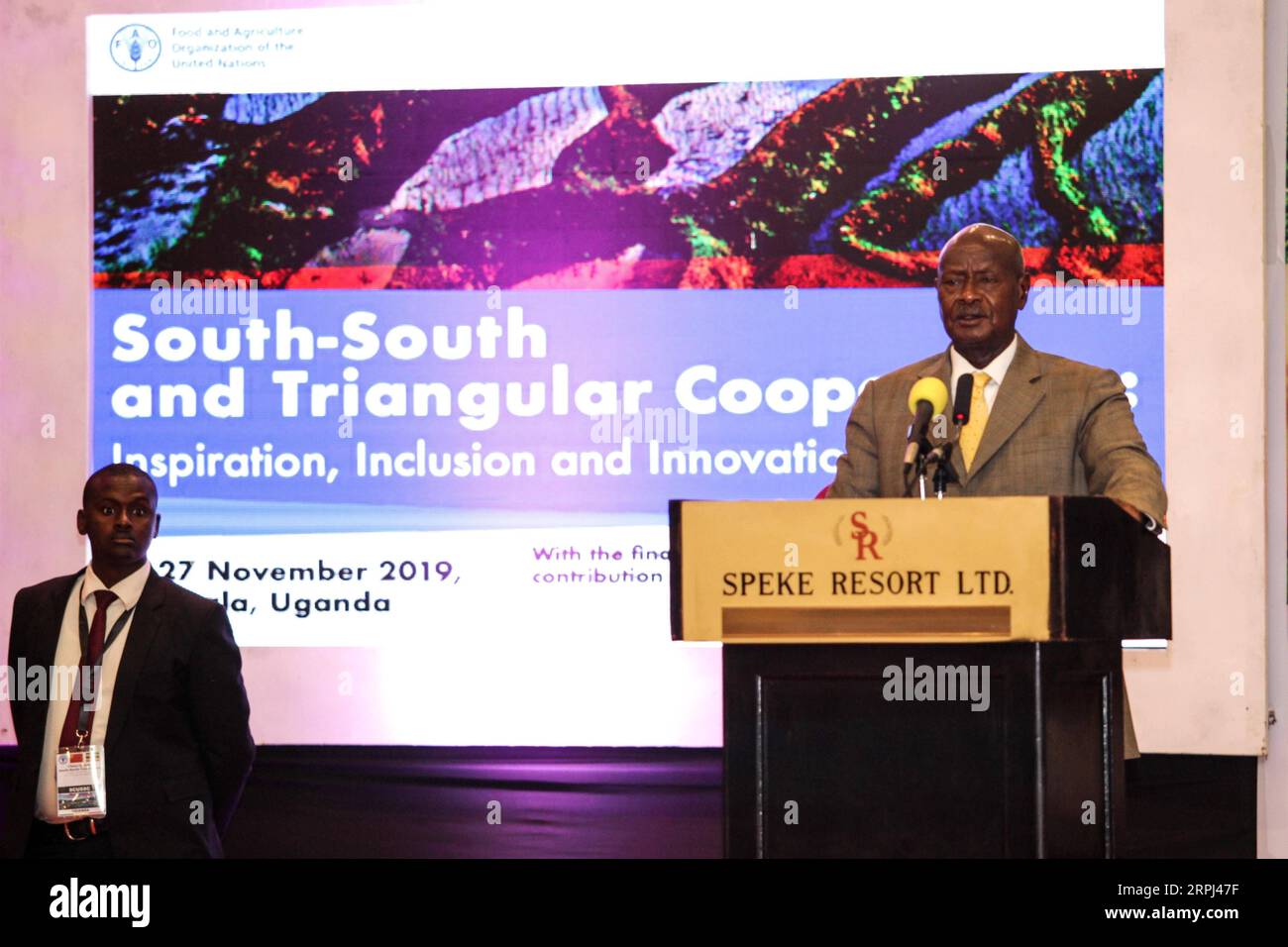 191126 -- KAMPALA, Nov. 26, 2019 Xinhua -- Ugandan President Yoweri ...