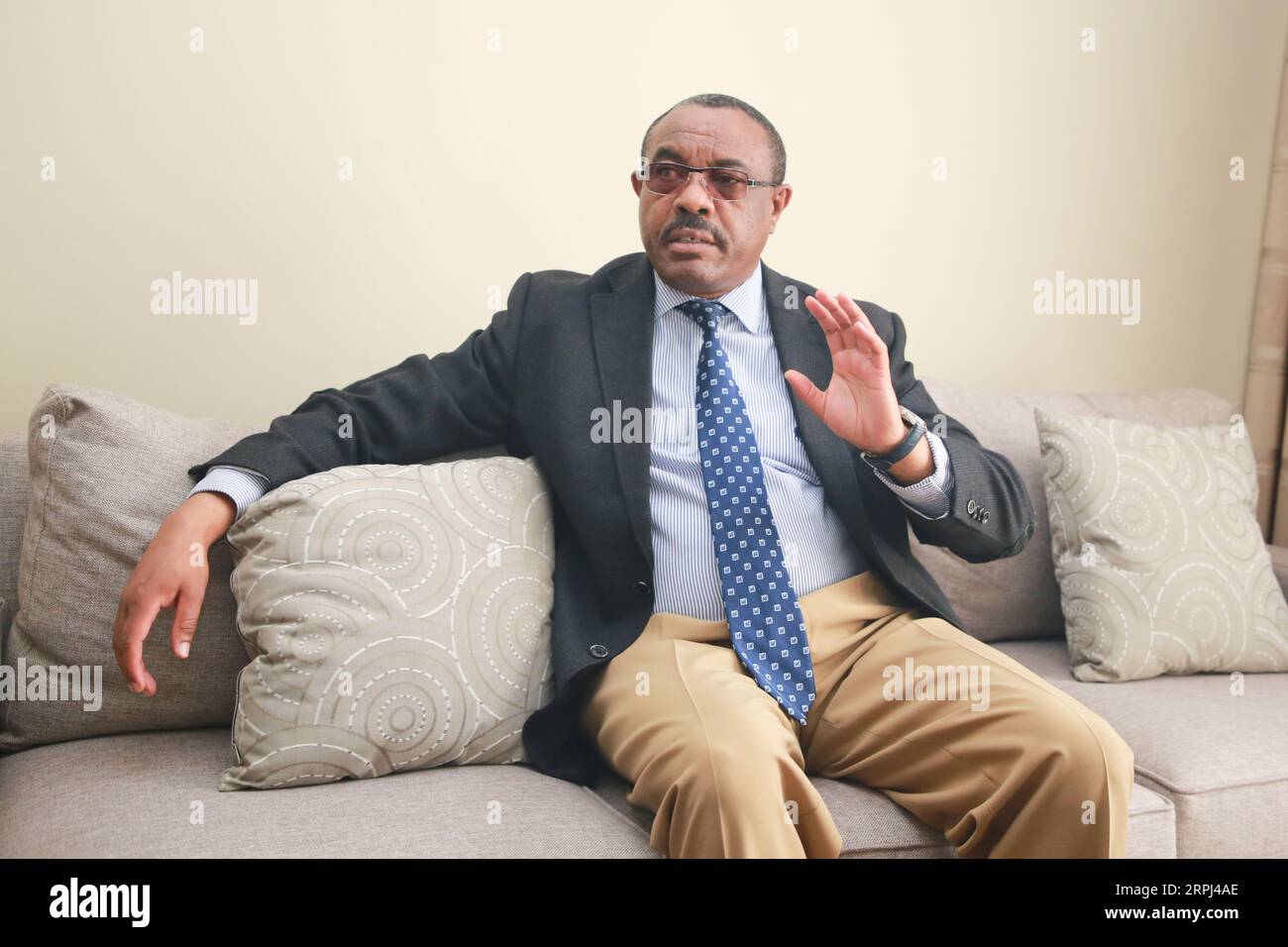 191126 -- KIGALI, Nov. 26, 2019 -- Former prime minister of Ethiopia ...