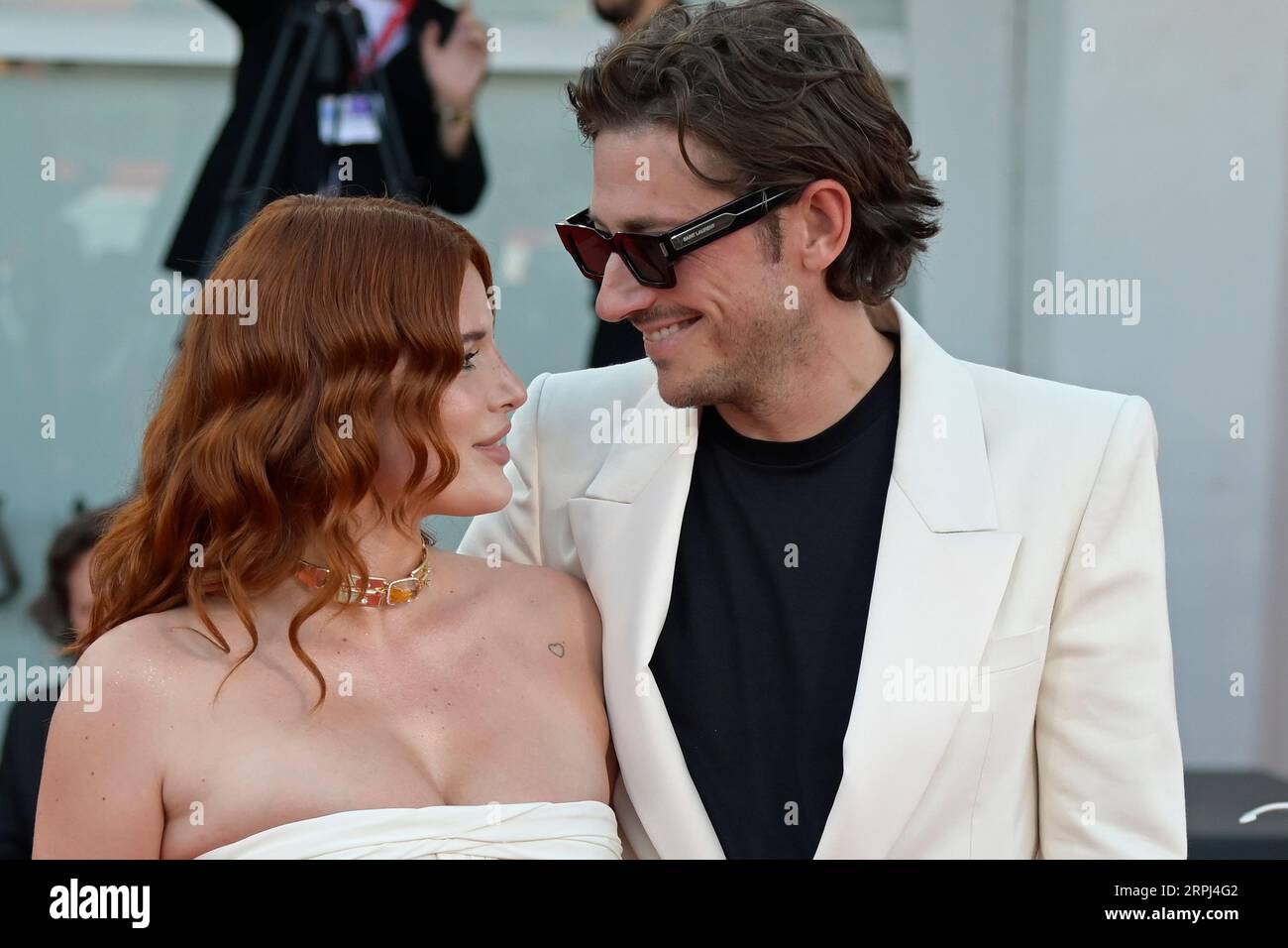 Bella thorne and mark emms hi-res stock photography and images - Alamy