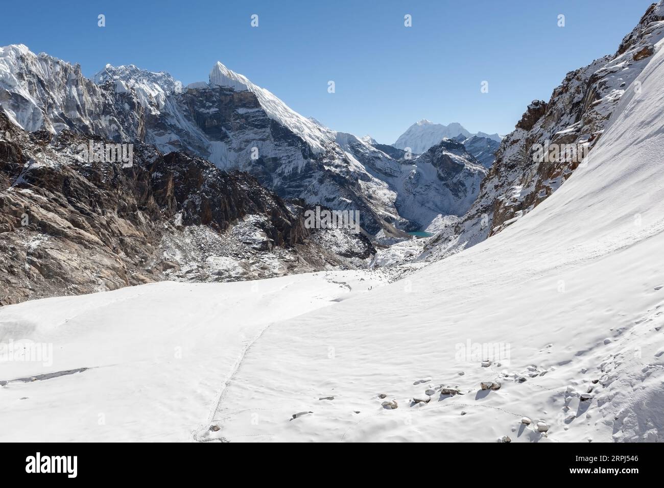 Beautiful mountain landscape on the Three Passes Trek in Himalayas ...