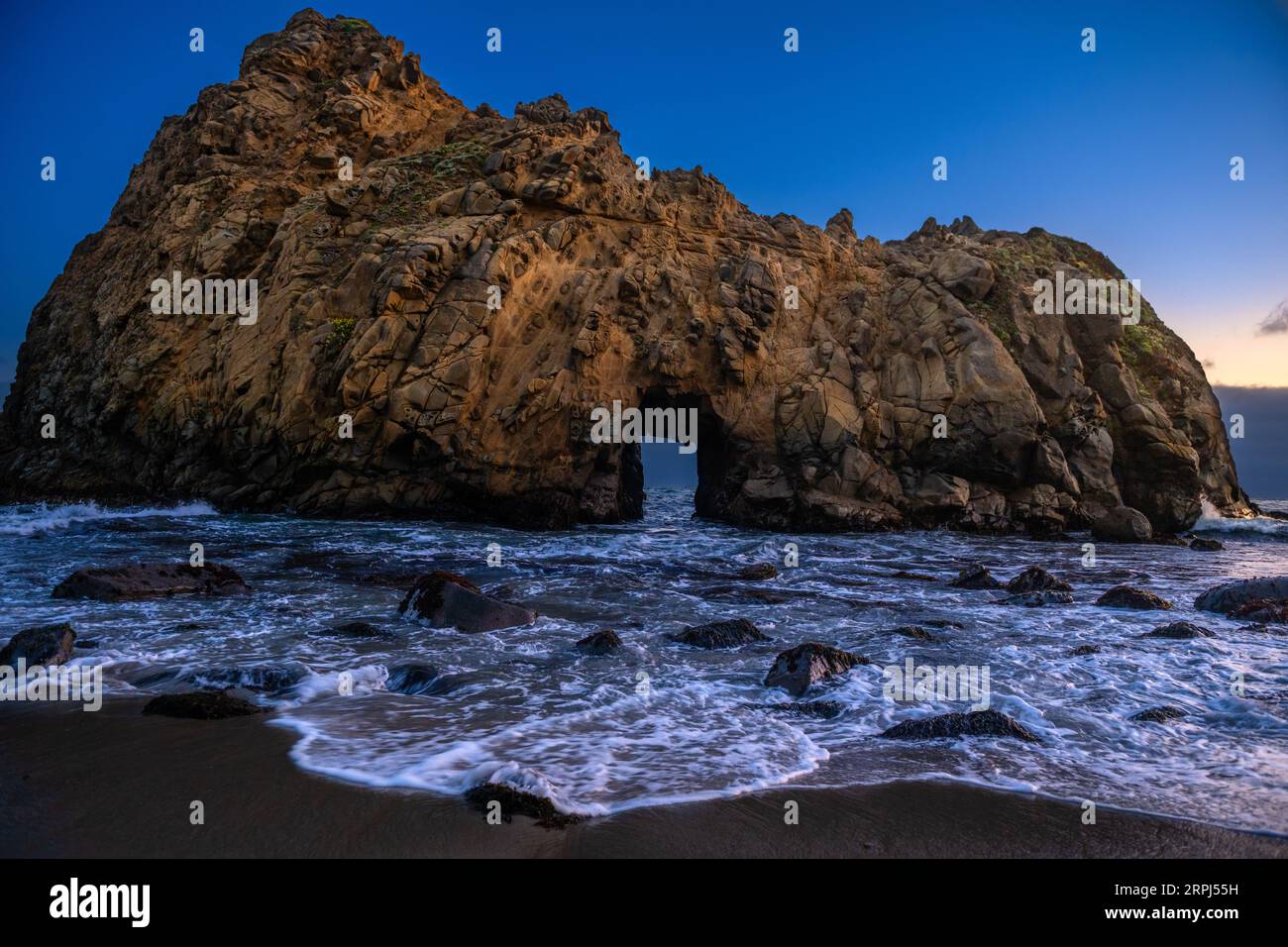 Famous rock arch hi-res stock photography and images - Alamy