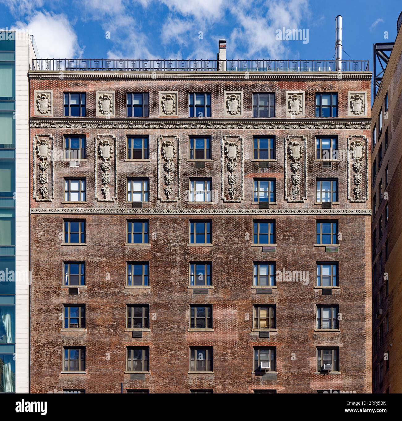Upper East Side: Mills & Bottomley designed 1049 Park Avenue in ...