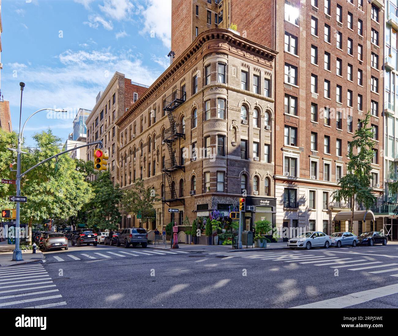 Upper East Side: John Hauser designed 957 Park Avenue in Renaissance ...