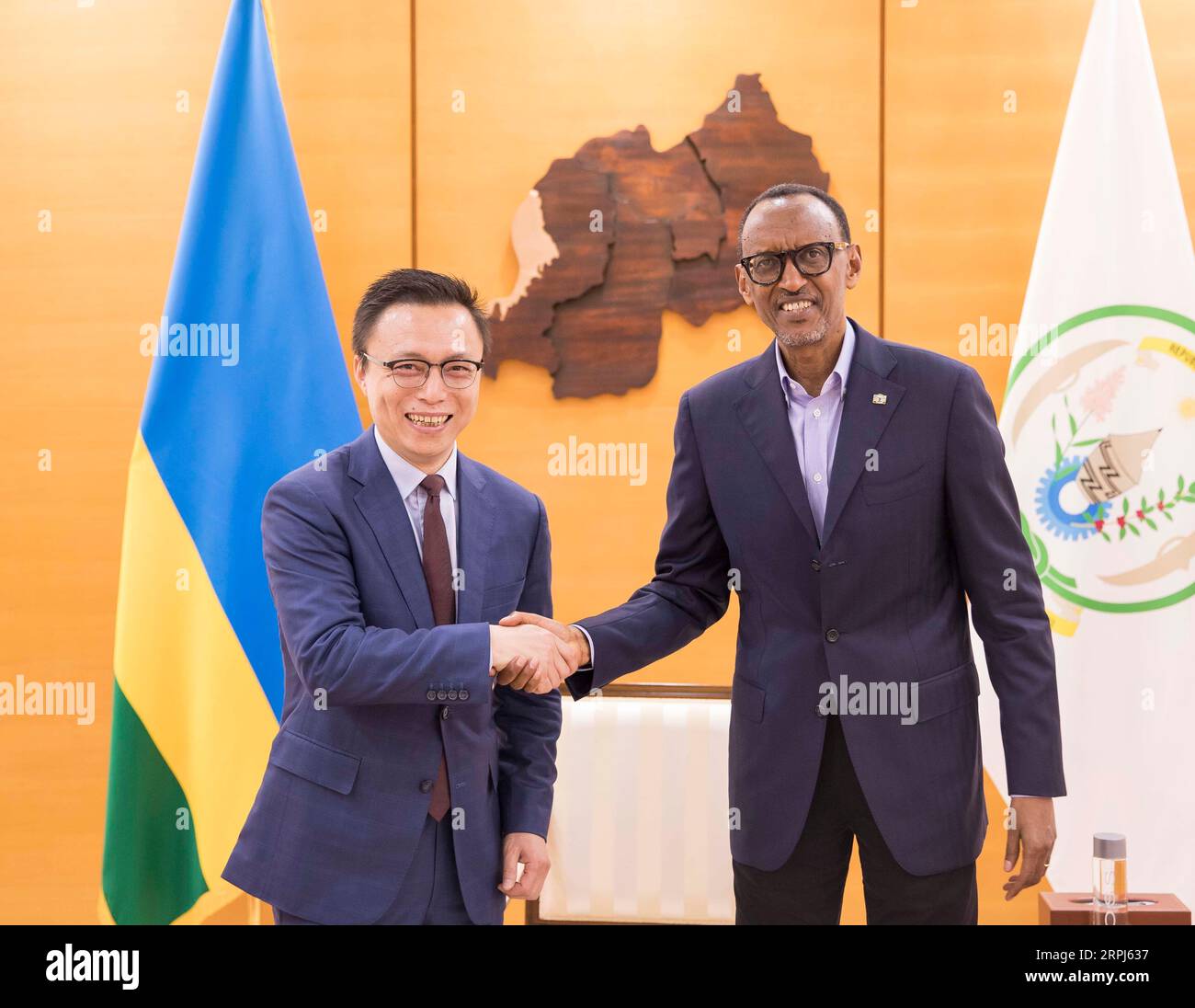 Alibaba ant hi-res stock photography and images - Alamy