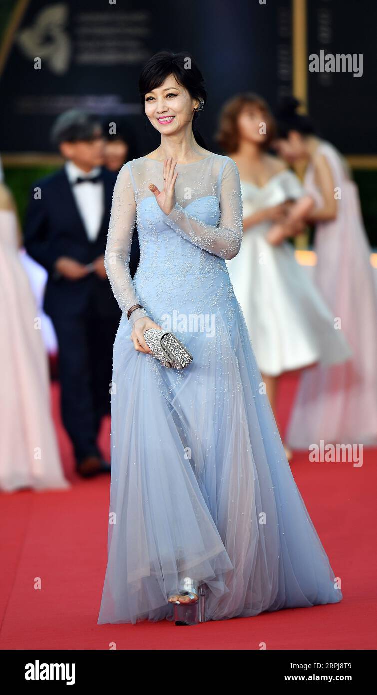 191201 -- SANYA, Dec. 1, 2019 -- Actress Angie Chiu makes her red carpet appearance during the ...