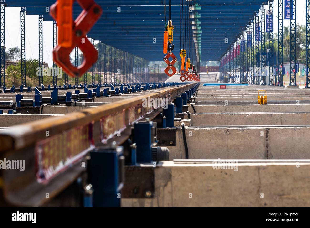 Long welded rail hi-res stock photography and images - Alamy
