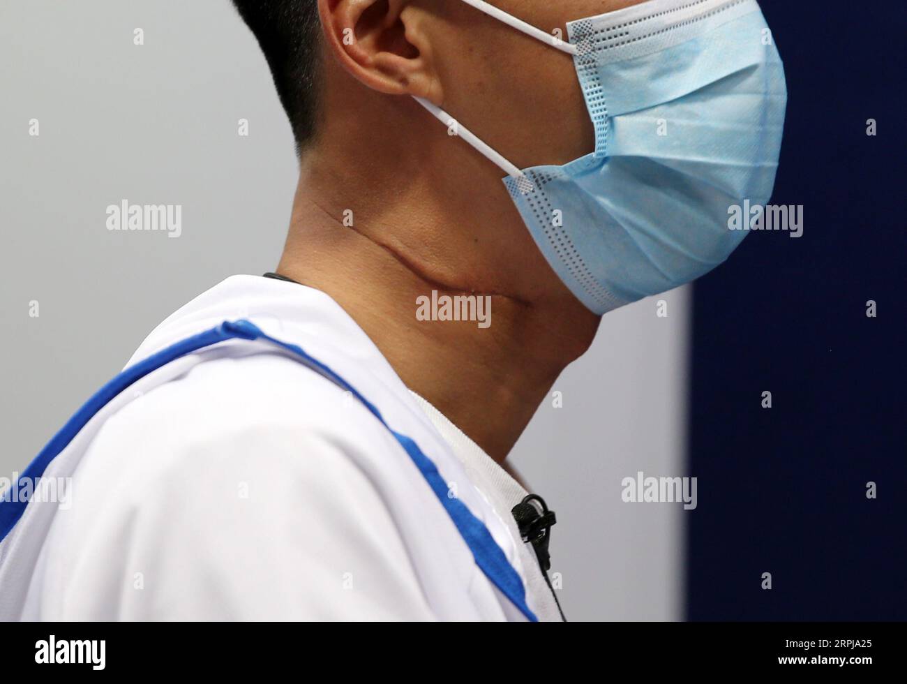 Neck cutter hi-res stock photography and images - Alamy