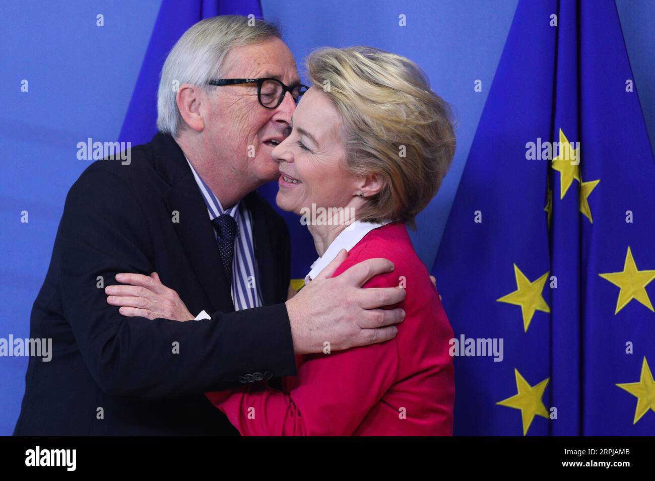 Comision president handover hi-res stock photography and images - Alamy