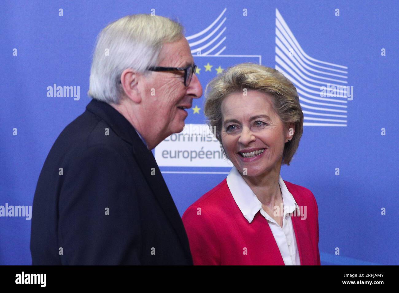 Comision president handover hi-res stock photography and images - Alamy