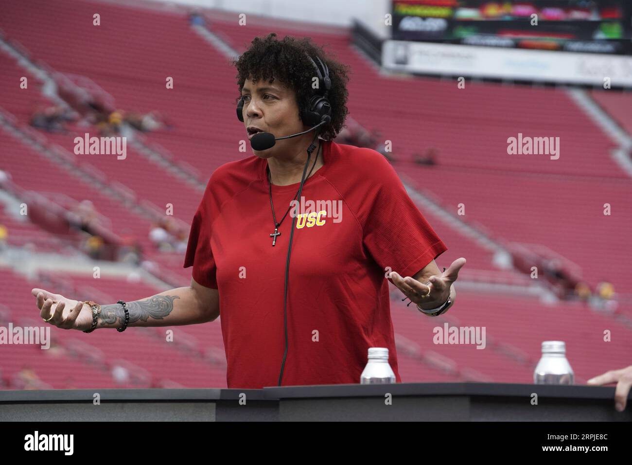 USC Trojans great Cheryl Miller talks on TV just before Nevada Wolf ...
