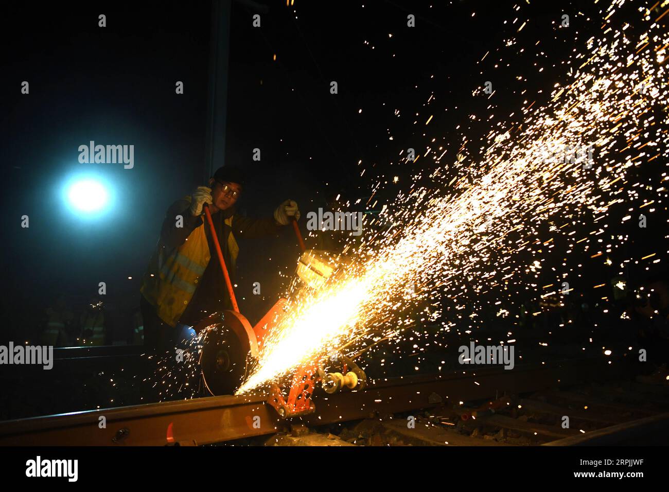 Hangzhou railway station construction hi-res stock photography and ...
