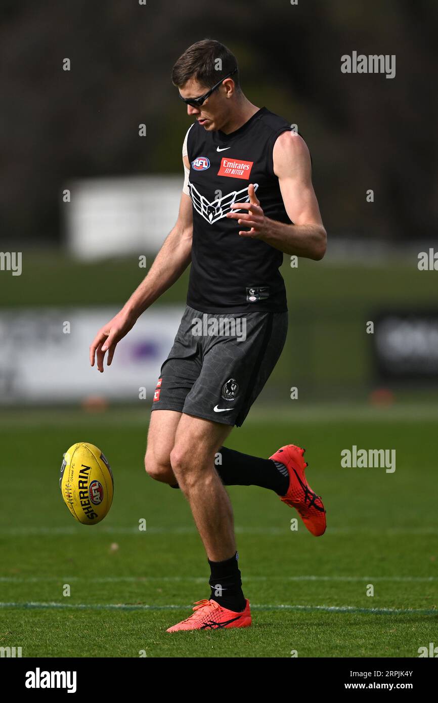 Melbourne, Australia. 05th Sep, 2023. Mason Cox of Collingwood kicks ...