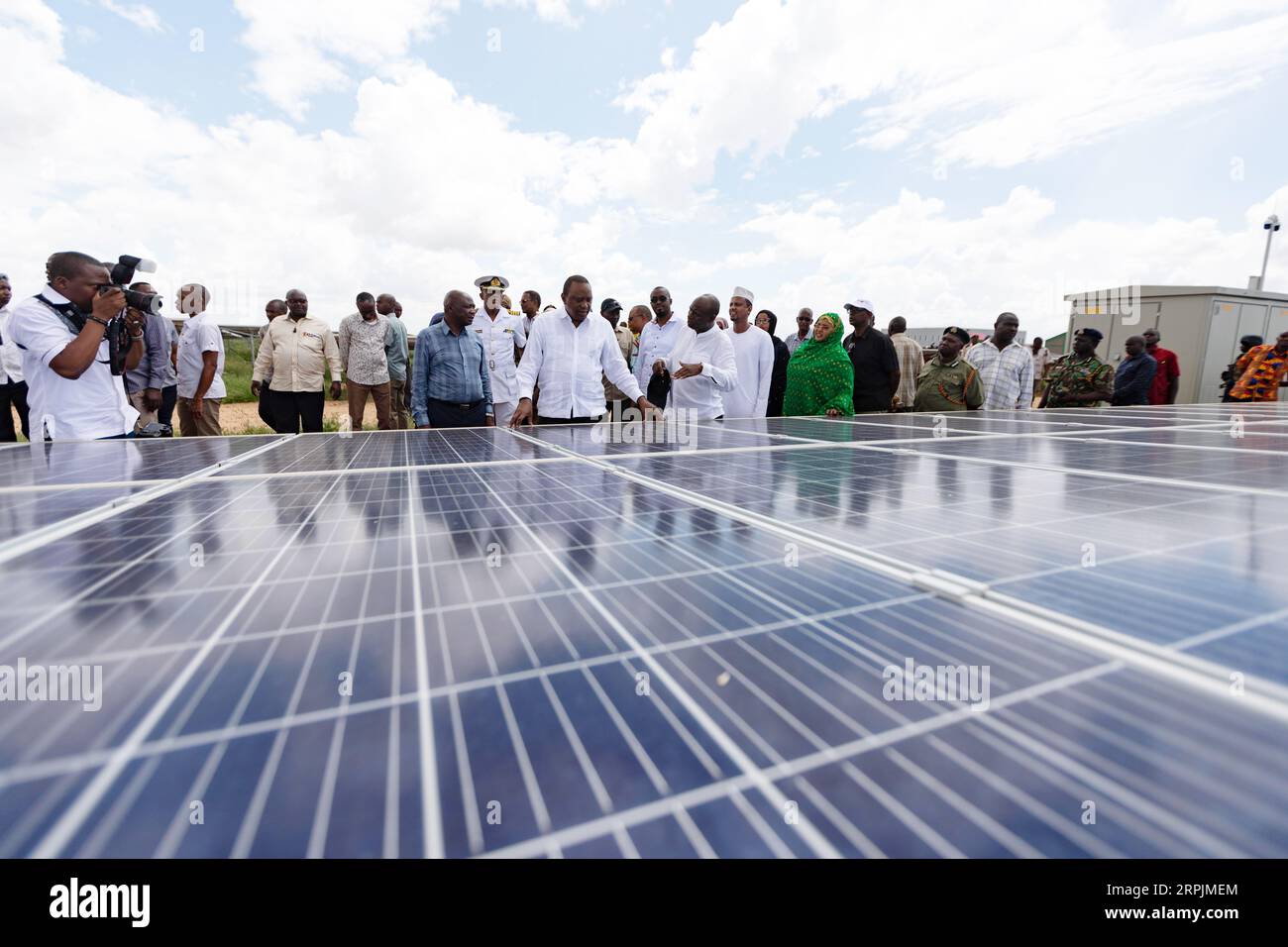 China solar farm africa hi-res stock photography and images - Alamy