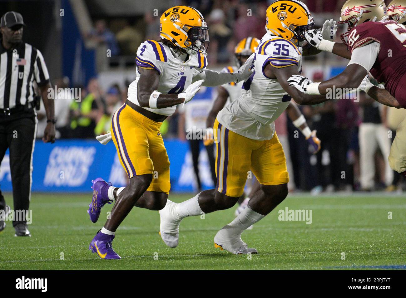 Florida State offensive lineman Robert Scott Jr. (52) blocks against ...