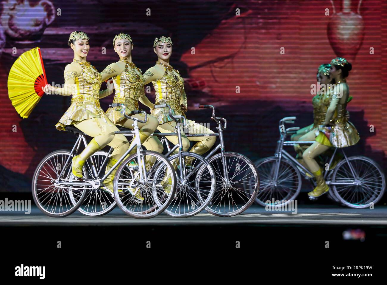 191224 -- QUEZON CITY, Dec. 24, 2019 -- Members of the China National ...