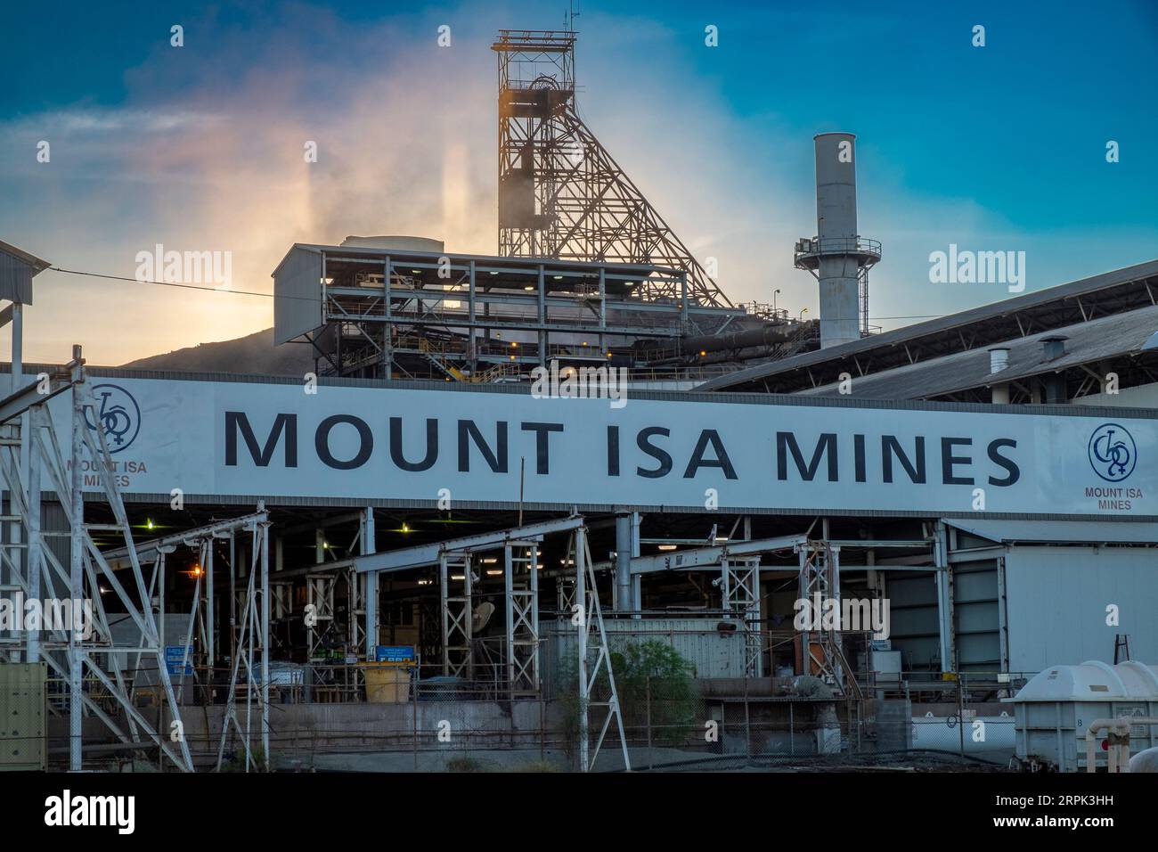 The main facade of the Mount Isa Mines smelterin Mt Isa, Queensland Stock Photo - Alamy