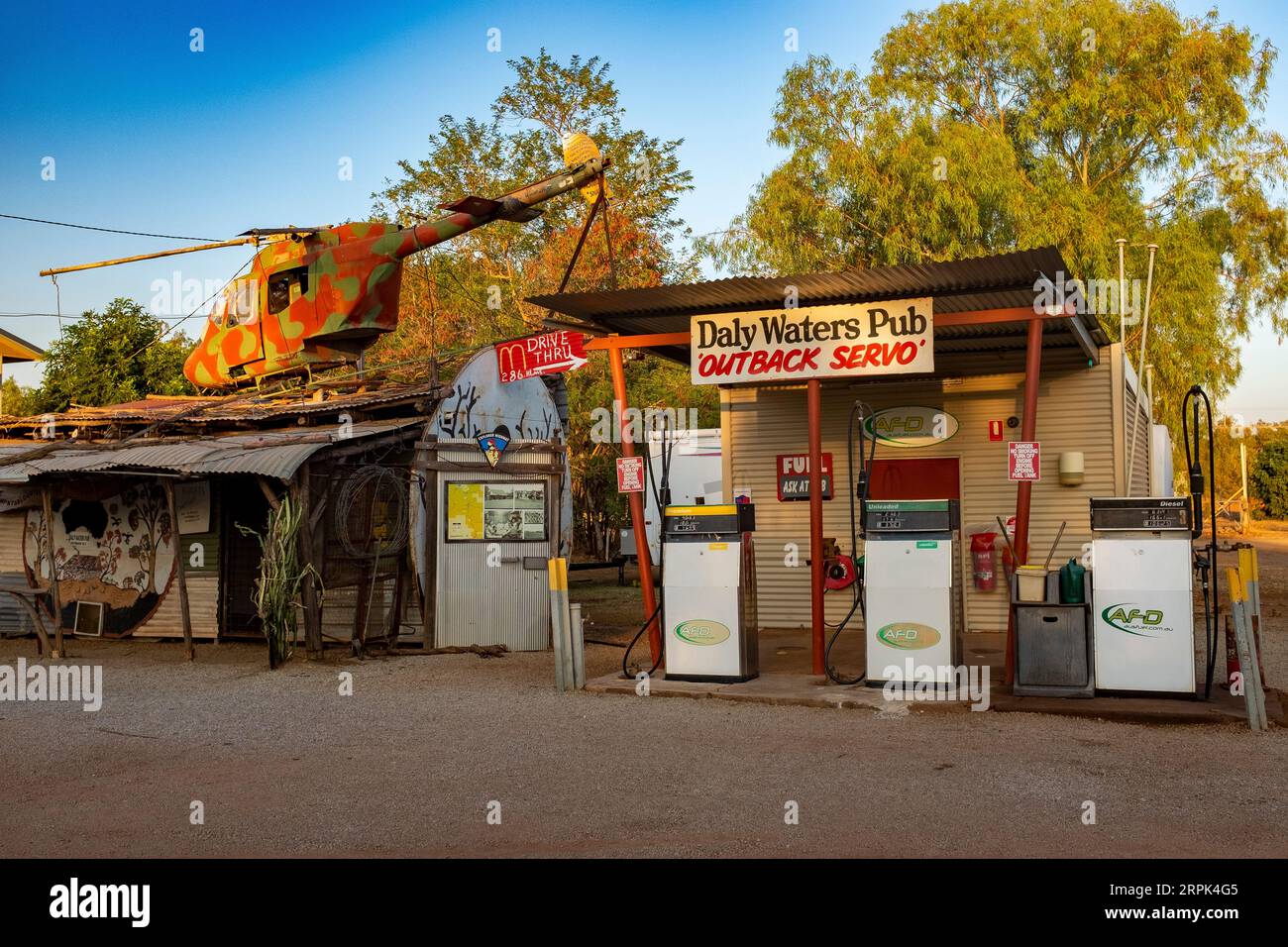 Daly waters inn hi-res stock photography and images - Alamy
