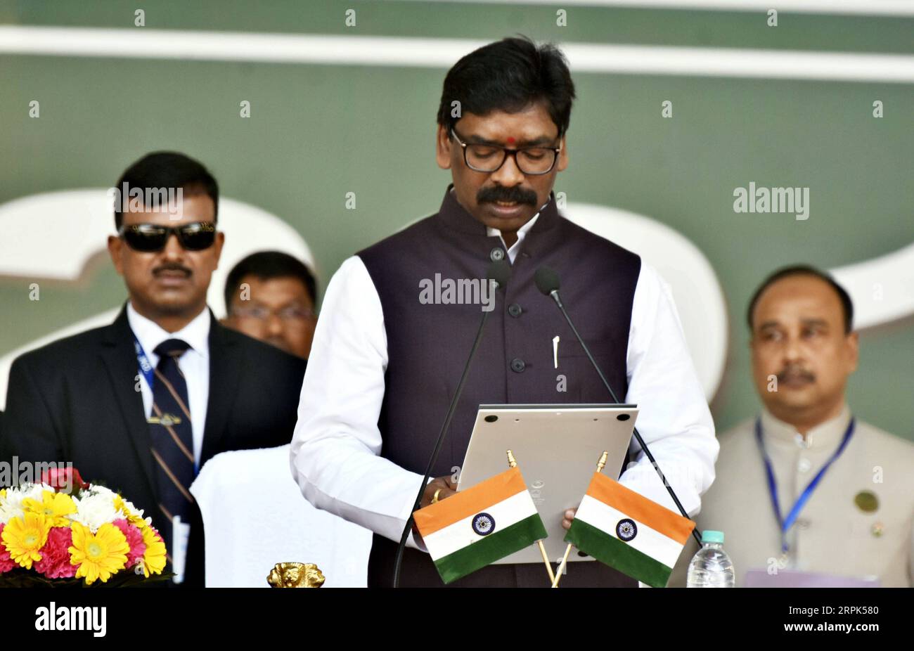191230 -- RANCHI, Dec. 30, 2019 -- Hemant Soren front, the leader of ...
