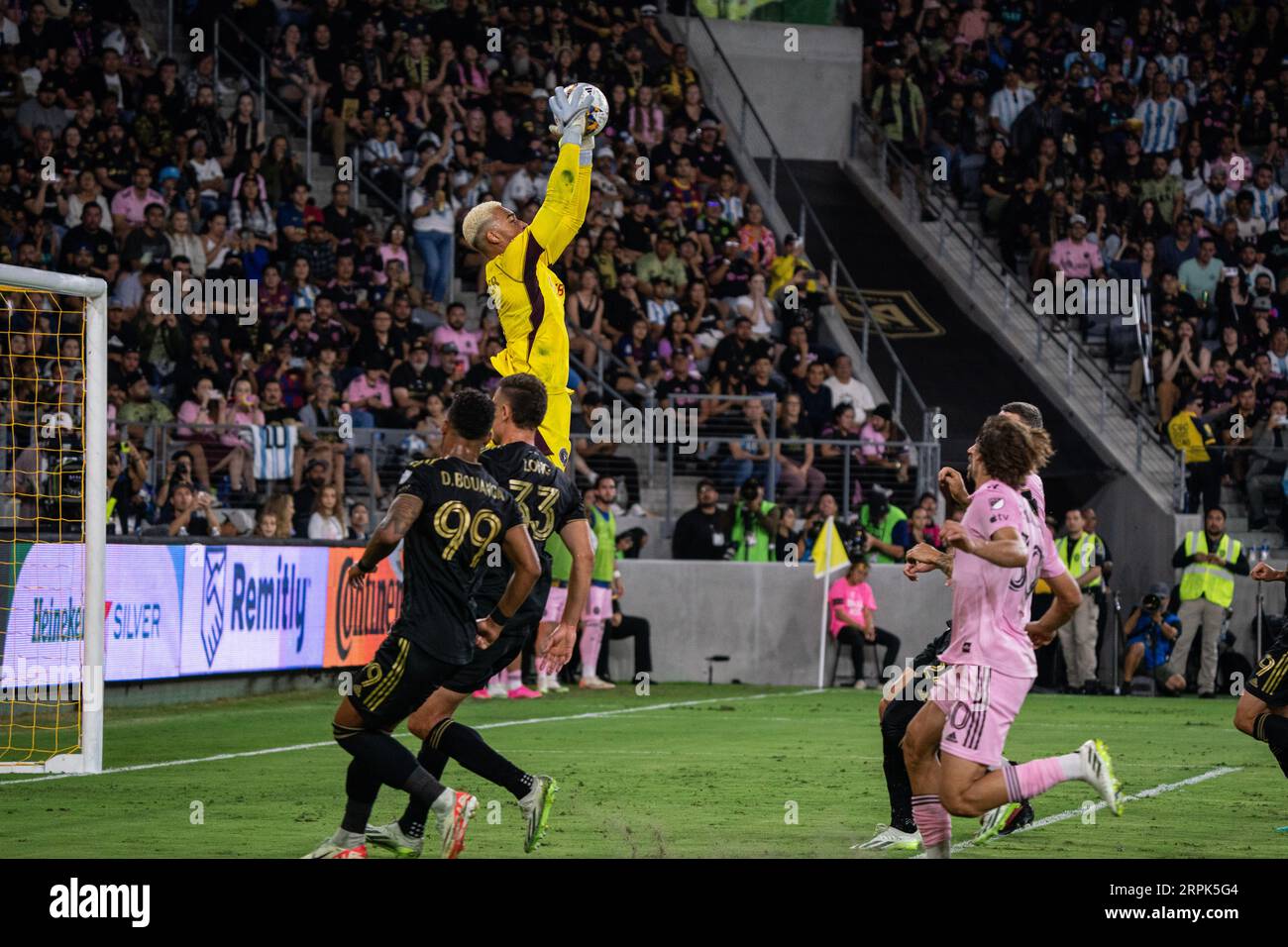 Inter Miami goalkeeper Drake Callender (1) secures a free kick during a ...
