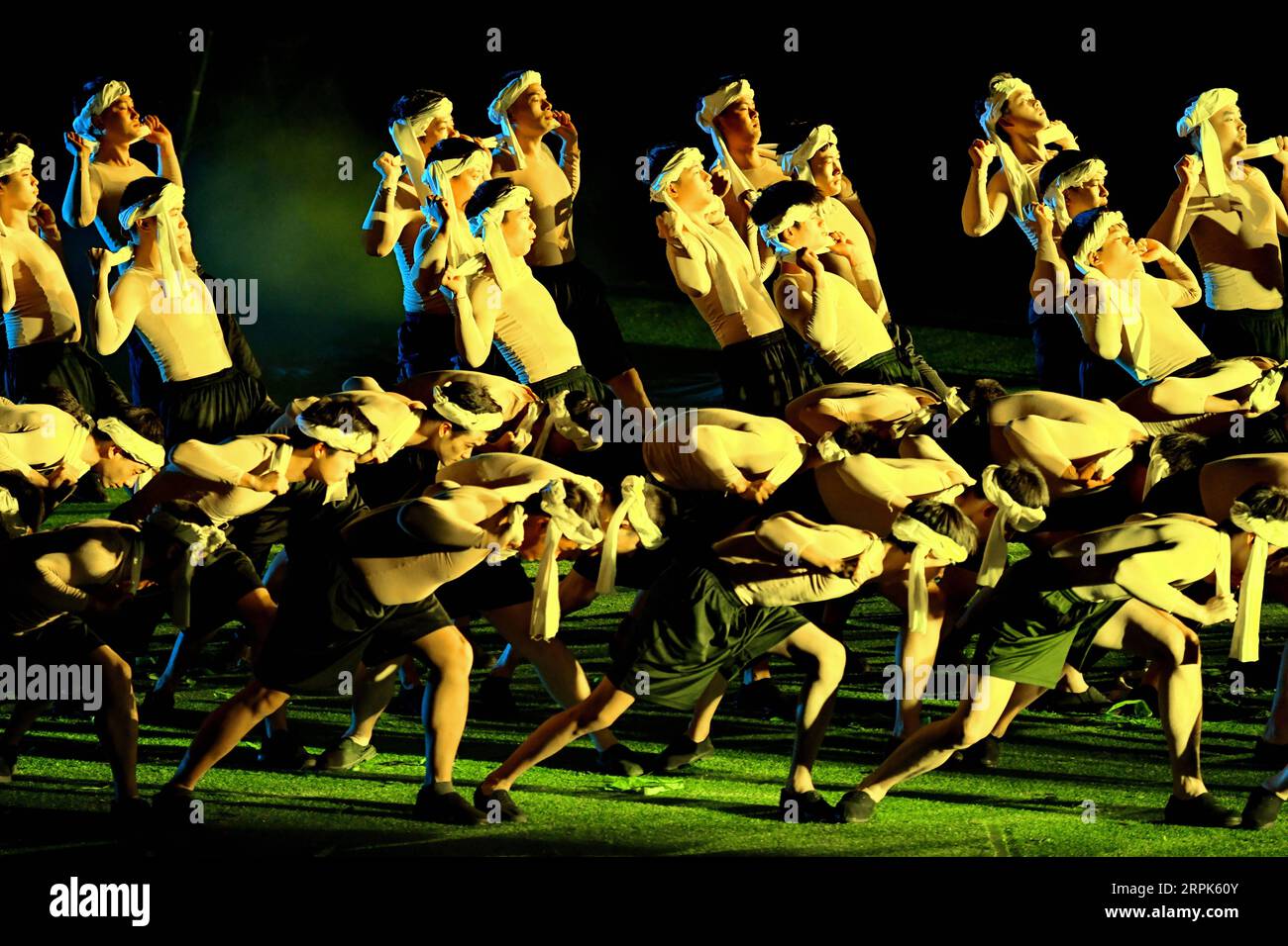 191231 -- WUYISHAN, Dec. 31, 2019 -- Artists perform the outdoor ...