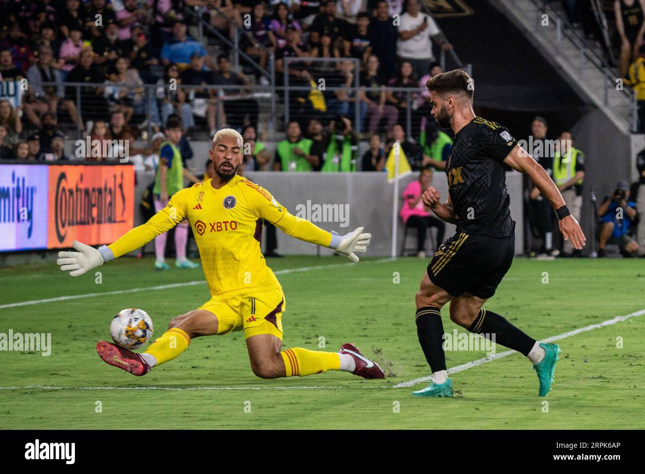 Inter Miami goalkeeper Drake Callender (1) blocks a shot by LAFC ...