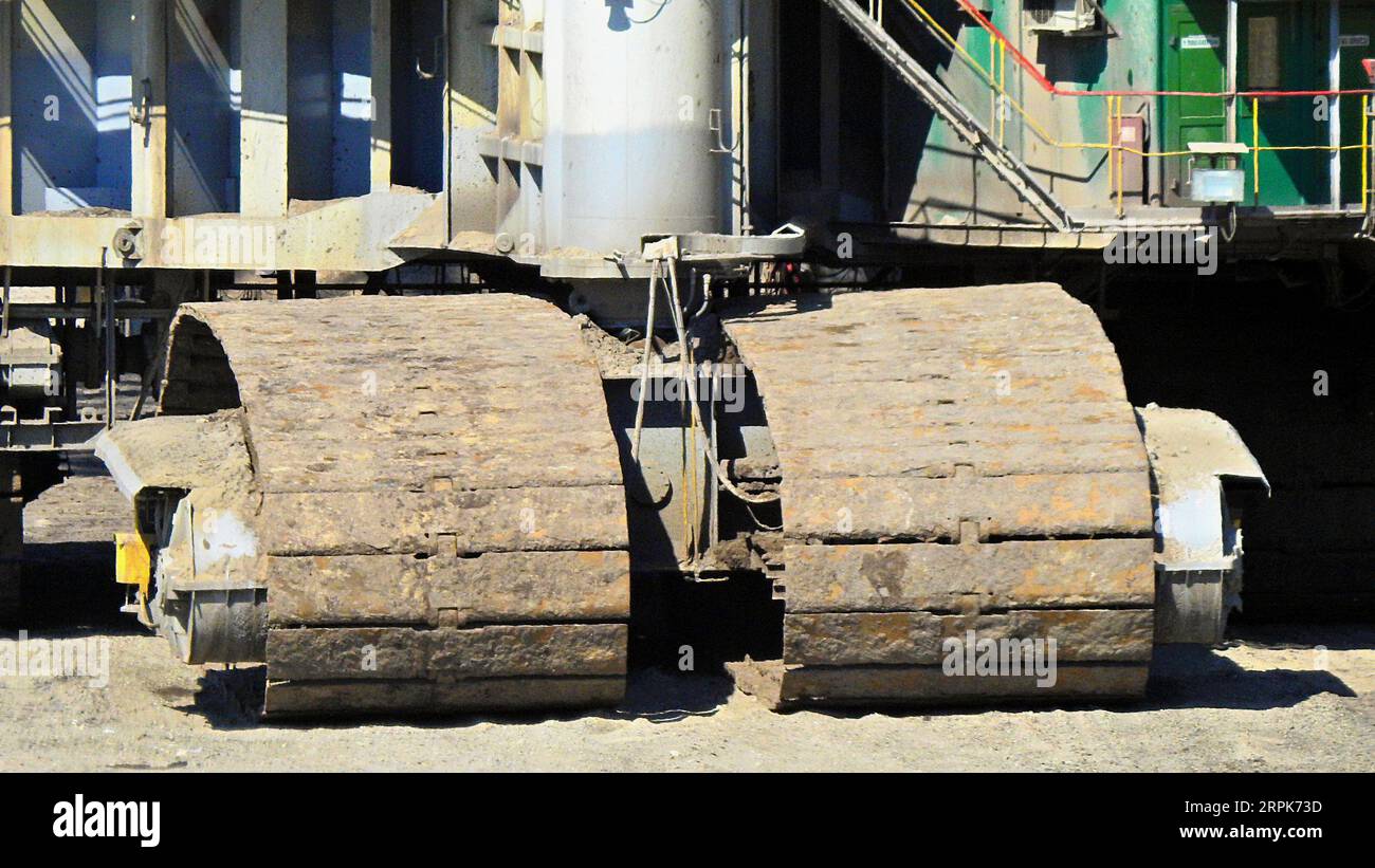 Mining machines in the KWB Bełchatów opencast mine Stock Photo - Alamy