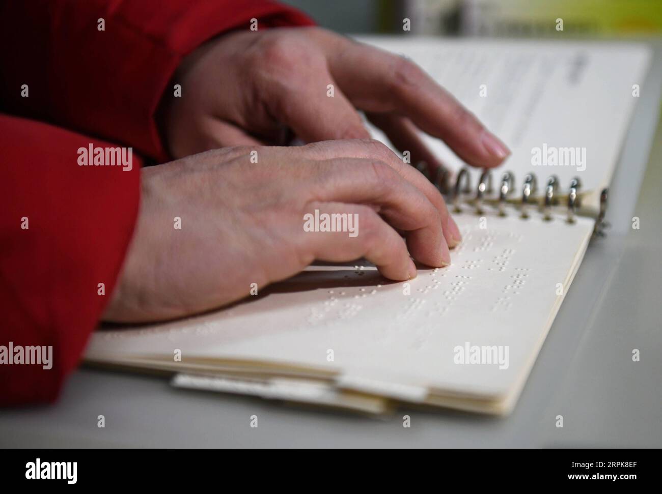 200102 -- XI AN, Jan. 2, 2020 -- Visually impaired patient Chai Xinxin ...