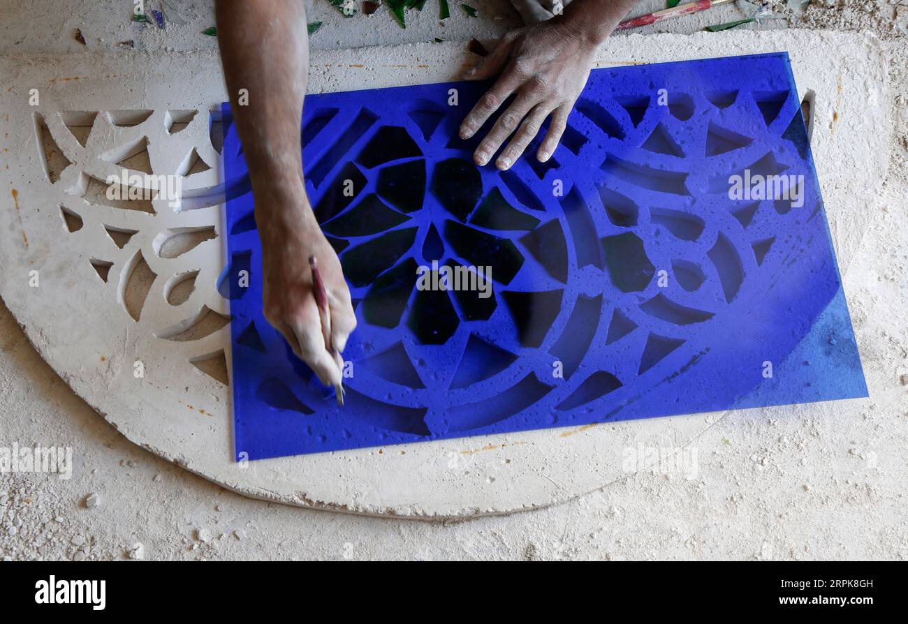 Yemen sanaa glass window hi-res stock photography and images - Alamy